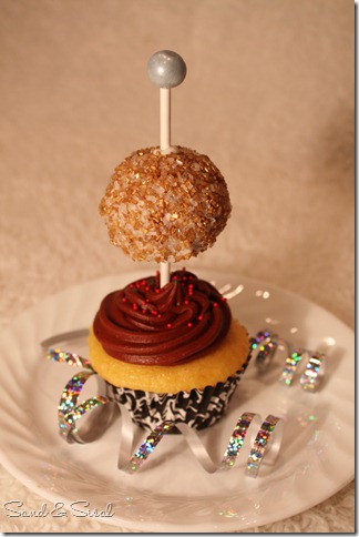 New Years Eve Ball Drop Cupcakes - Sand and Sisal